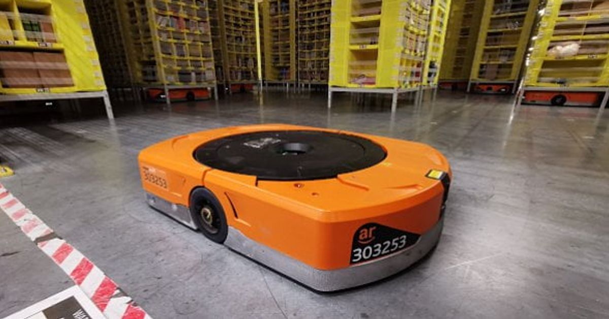 Pracovník Amazonu zůstal ve skladu uvězněn roboty - TechFeed.cz